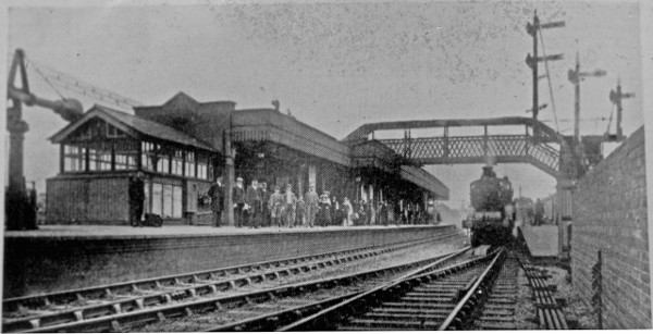 Woodford and Hinton Station ~ GCR - File Book 010 | Woodford Halse Archive
