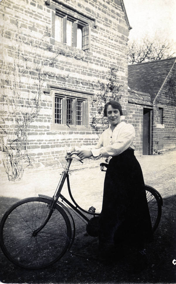 Lizzy Berry, Cannons Ahby - File Book 006 | Woodford Halse Archive